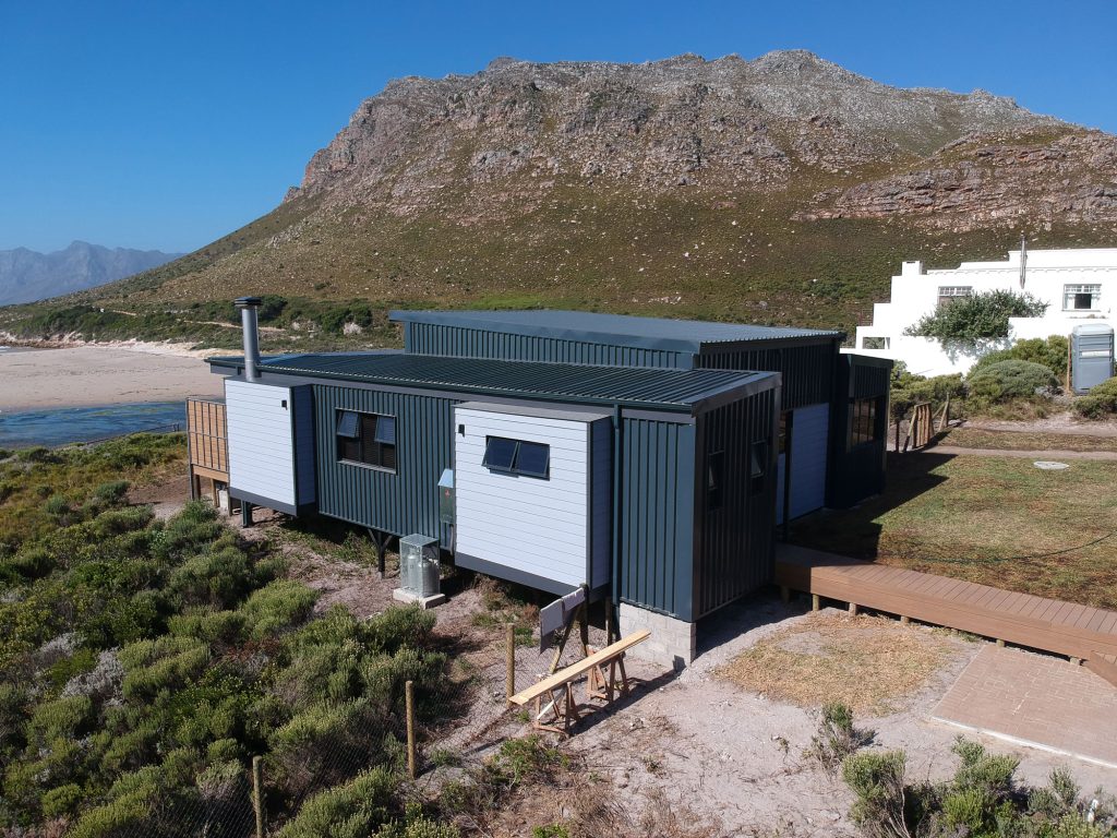 A MODERN MASTERPIECE – A CONTAINER HOME BUILT FOR LUXURY LIVING - Smart Mod